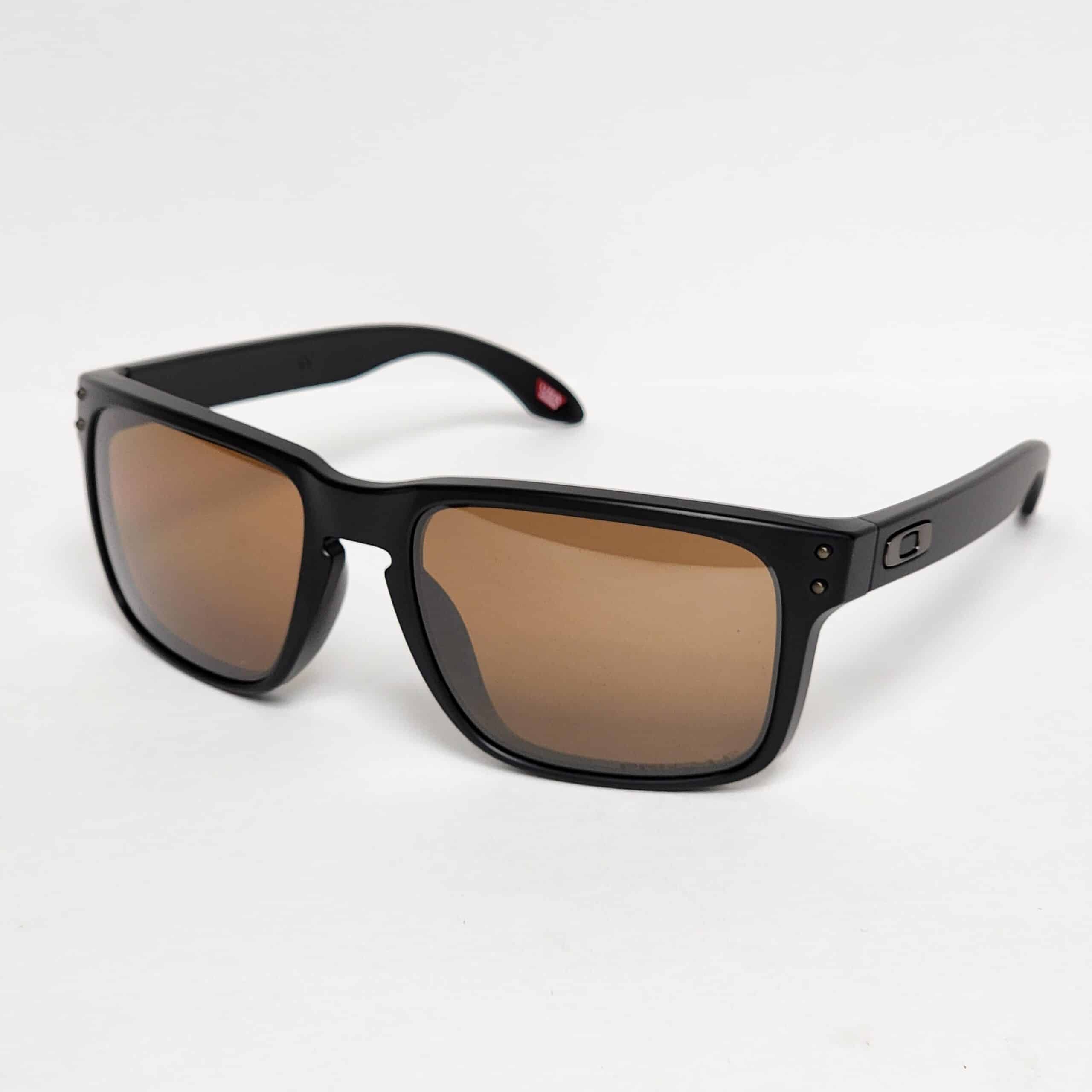 Oakley OO9102-D755 (Holbrook) - Eye 2 Eye Optical